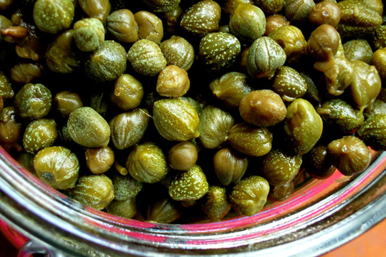 1 ingrediente 3 ricette – I capperi delle Eolie – La Tua Italia